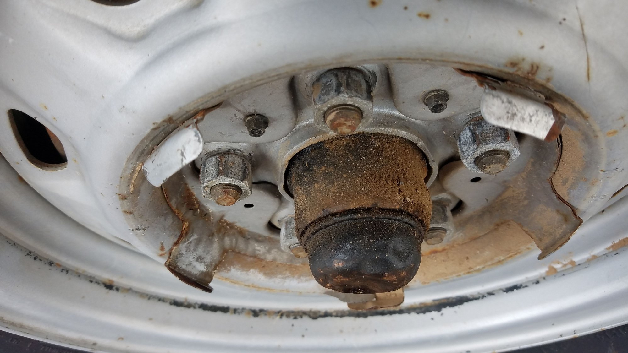 Ranger / Aerostar 14x5.5 Hubcap Holder/Clip - Ford Truck Enthusiasts Forums