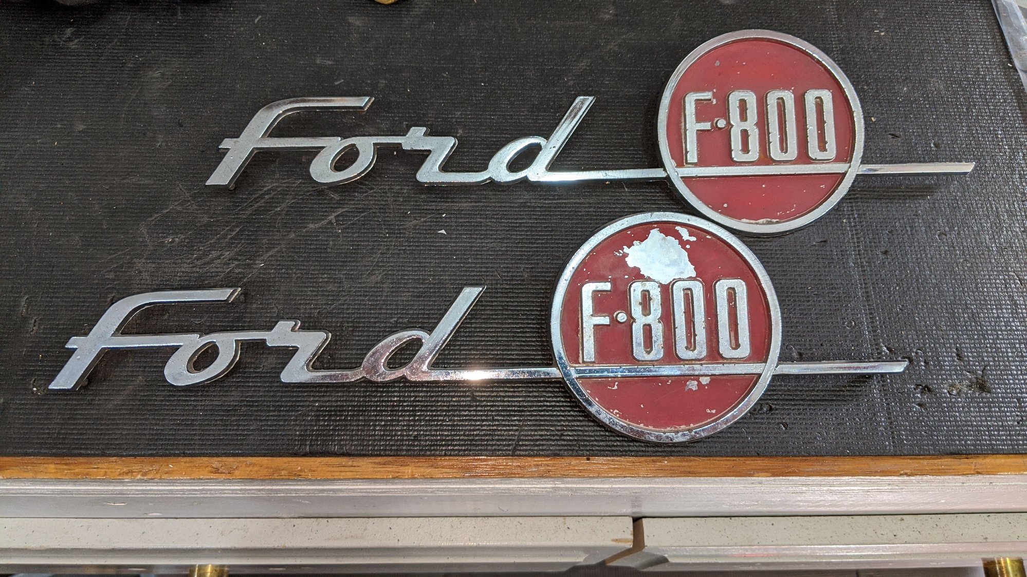 F800 hood emblems - Ford Truck Enthusiasts Forums