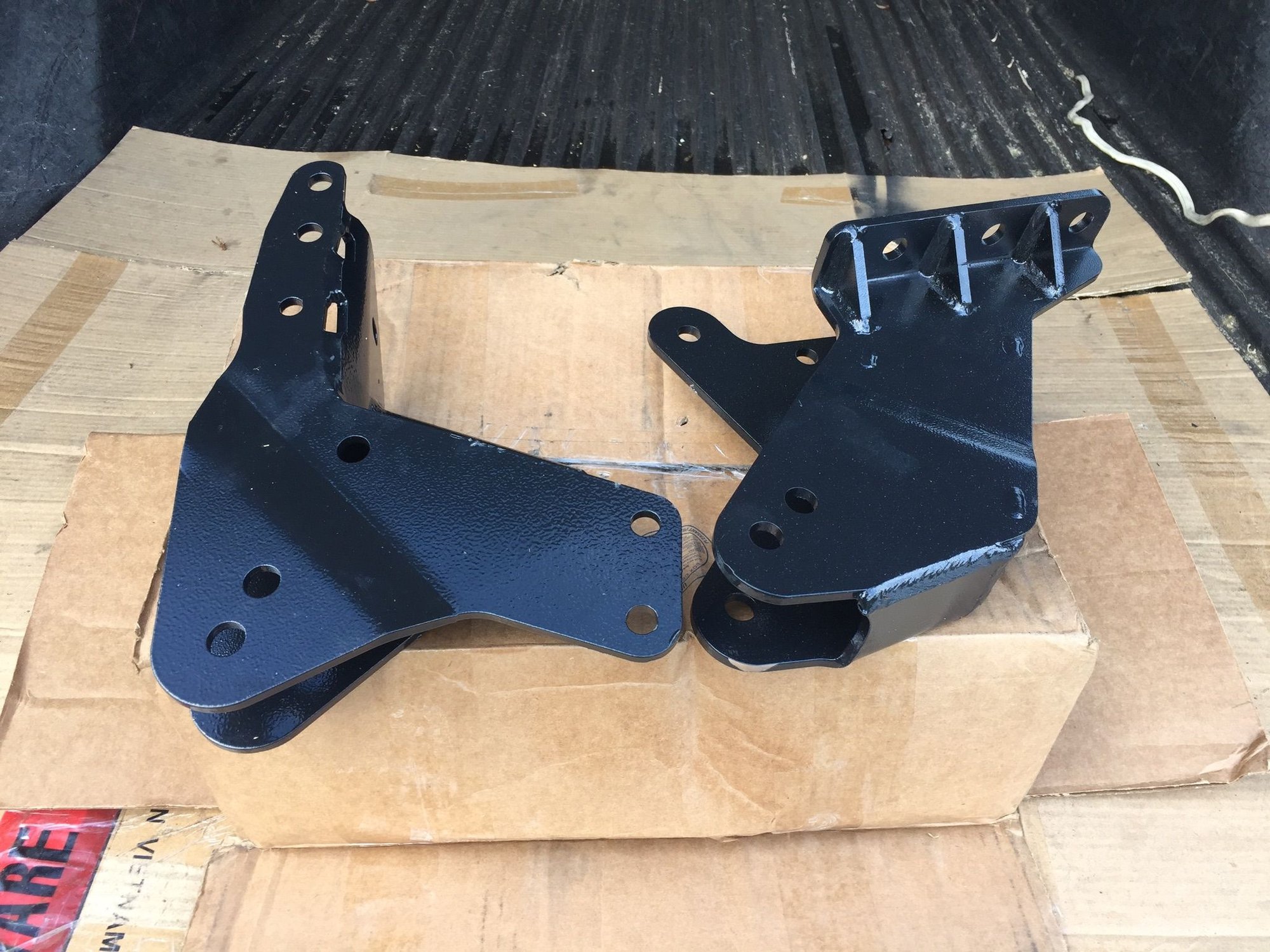 Axel pivots bracket 2-wd - Ford Truck Enthusiasts Forums