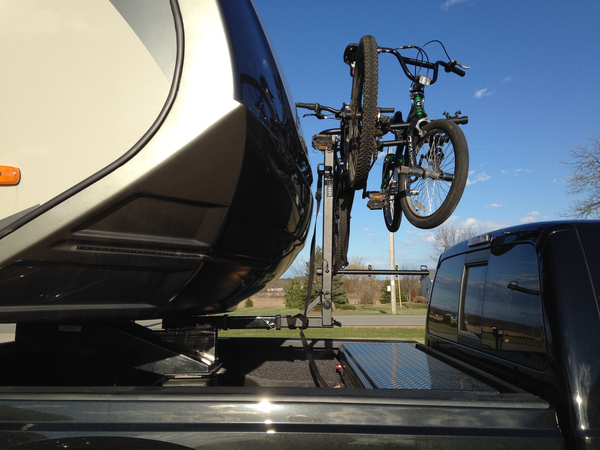 Bike rack fail, back of 5th wheel - Ford Truck Enthusiasts Forums