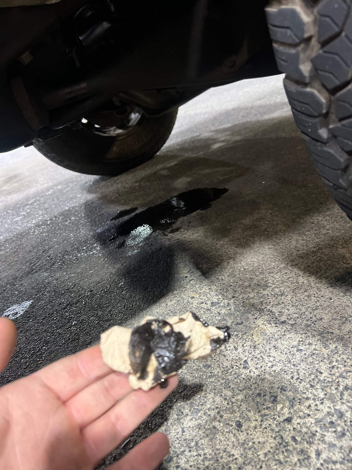 Oil leak location - Ford Truck Enthusiasts Forums