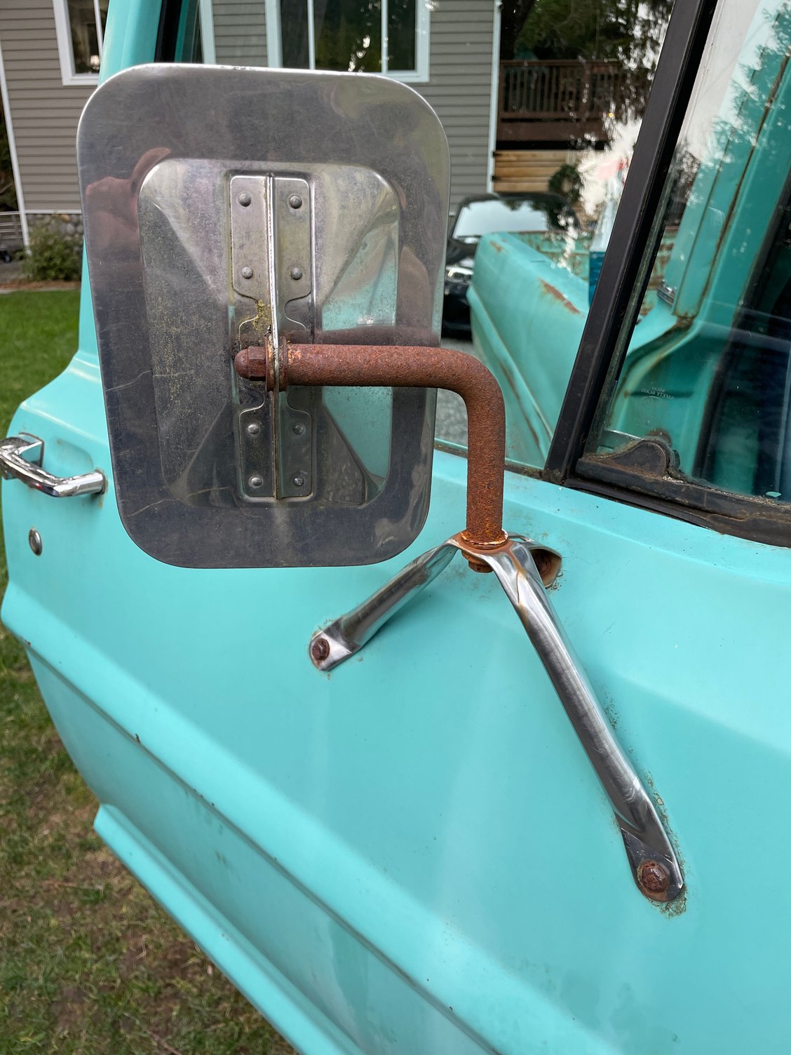 1968 F100 standard passenger mirror? - Ford Truck Enthusiasts Forums