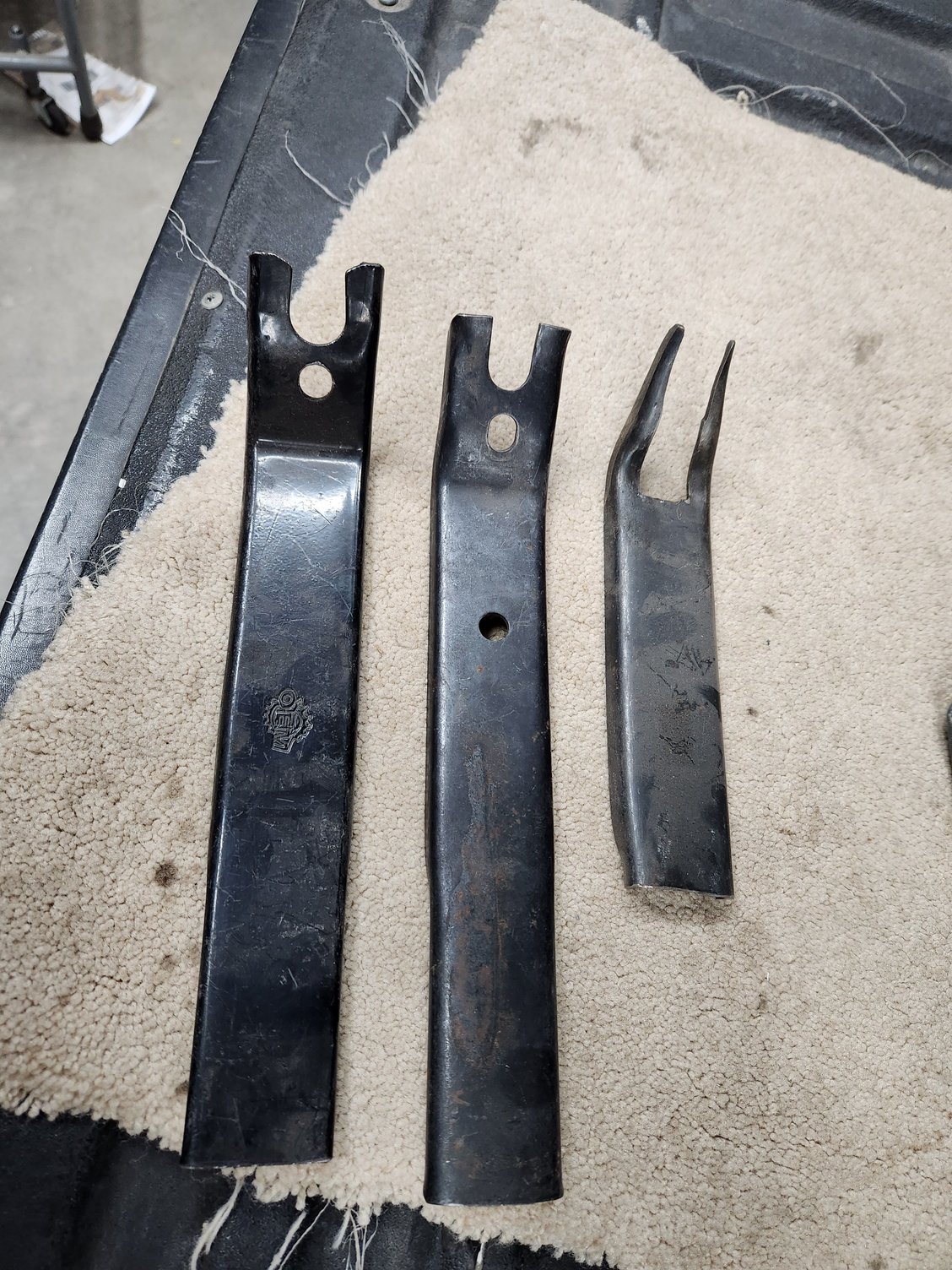 Possibly the simplest valve spring tool you'll ever see. - Ford Truck ...