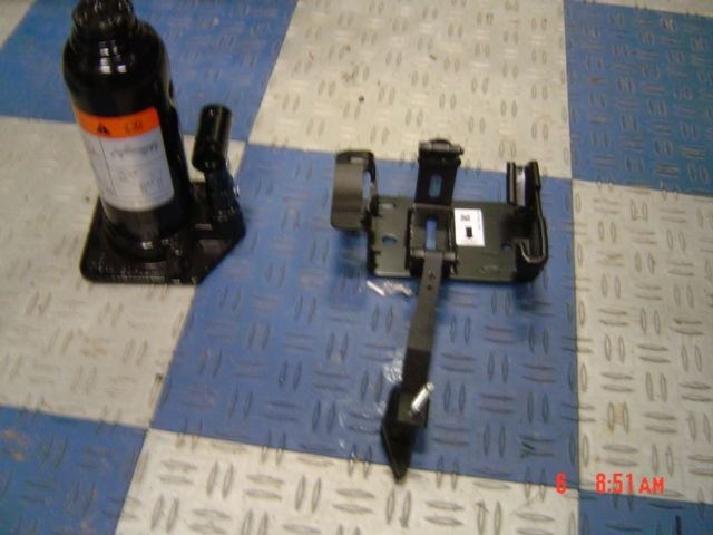 F250 MECHANICAL WHEEL JACK REPLACEMENT WITH F350/450 HYDRAULIC JACK ...