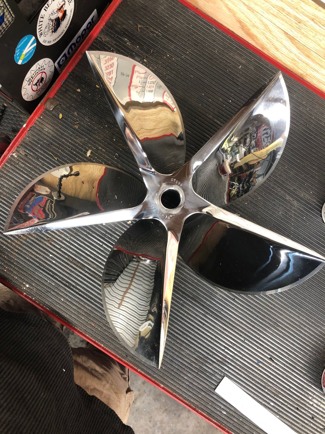 Hering 5 Blade 17-33-16 props - Offshoreonly.com