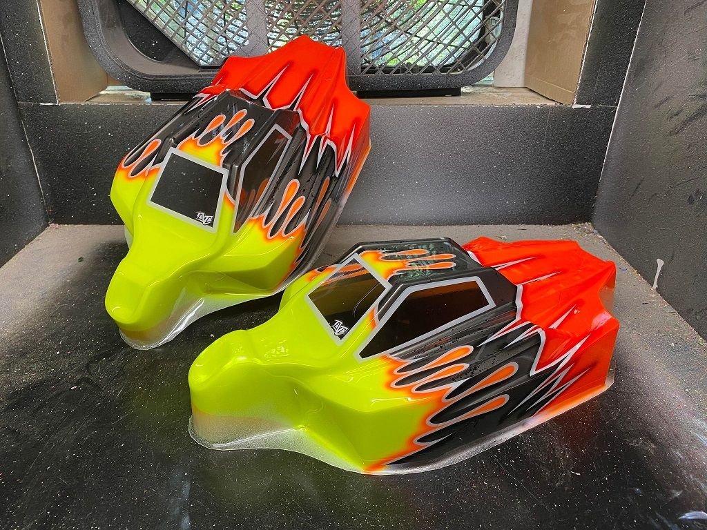 2 New Custom Painted Proline TLR 8x Elite Bodies - R/C Tech Forums