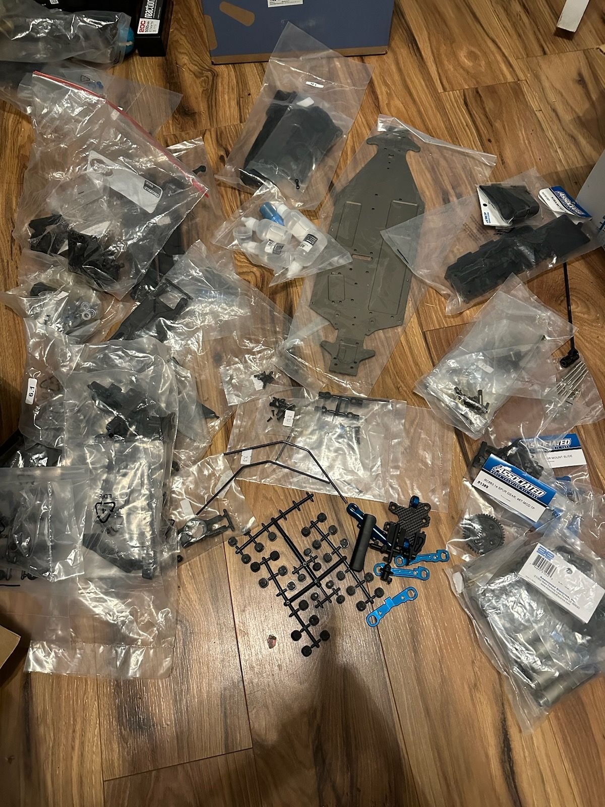 NEW RC8T 3.2E kit used for parts but documented - R/C Tech Forums