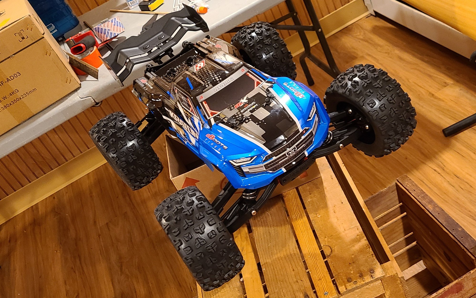 Connecticut Mint in Box ARRMA Kraton only selling to buy Xmaxx - R/C ...
