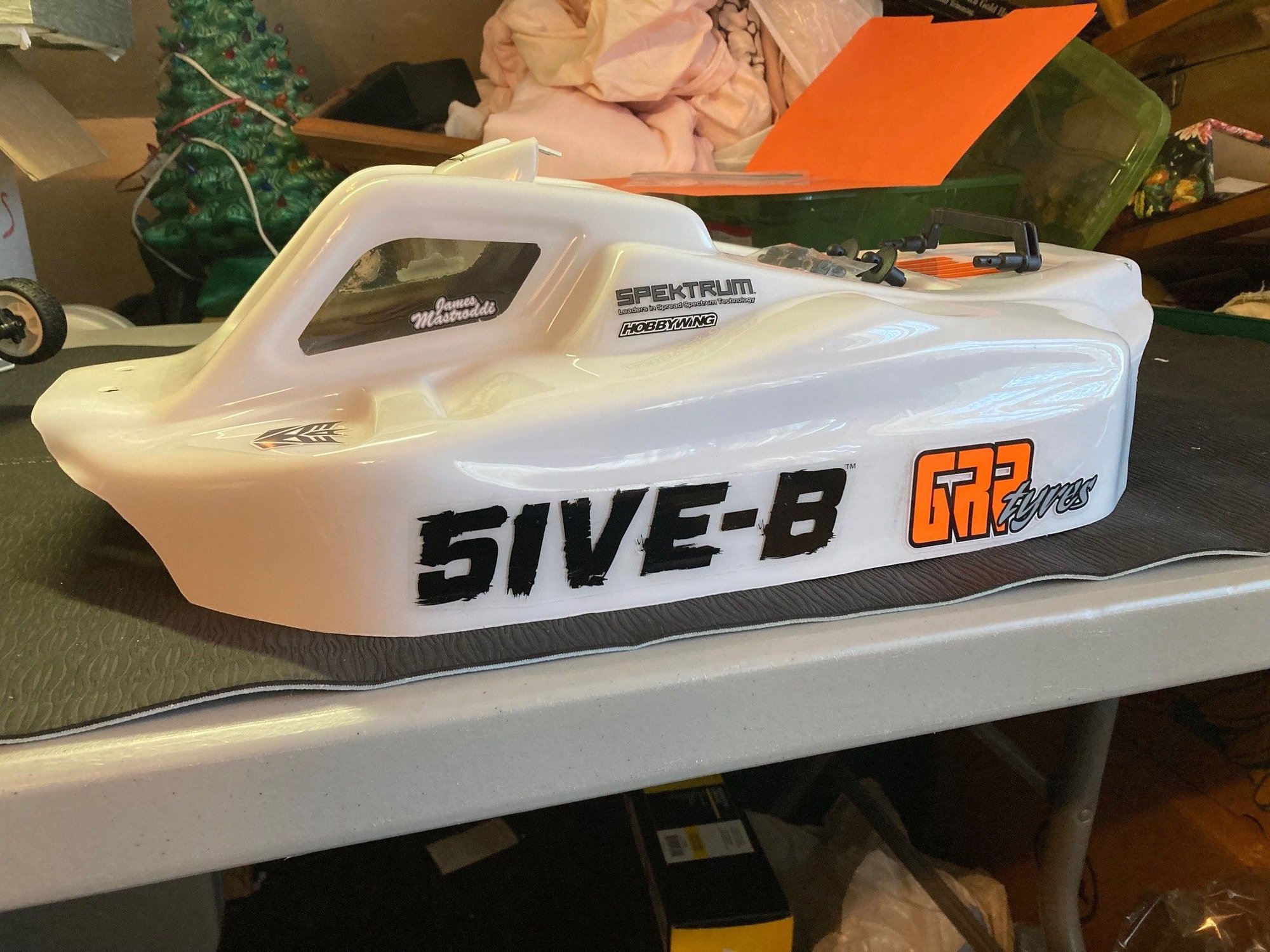 Grafil bodies RR5 body for a 5ive B with body mounts F/S - R/C Tech Forums