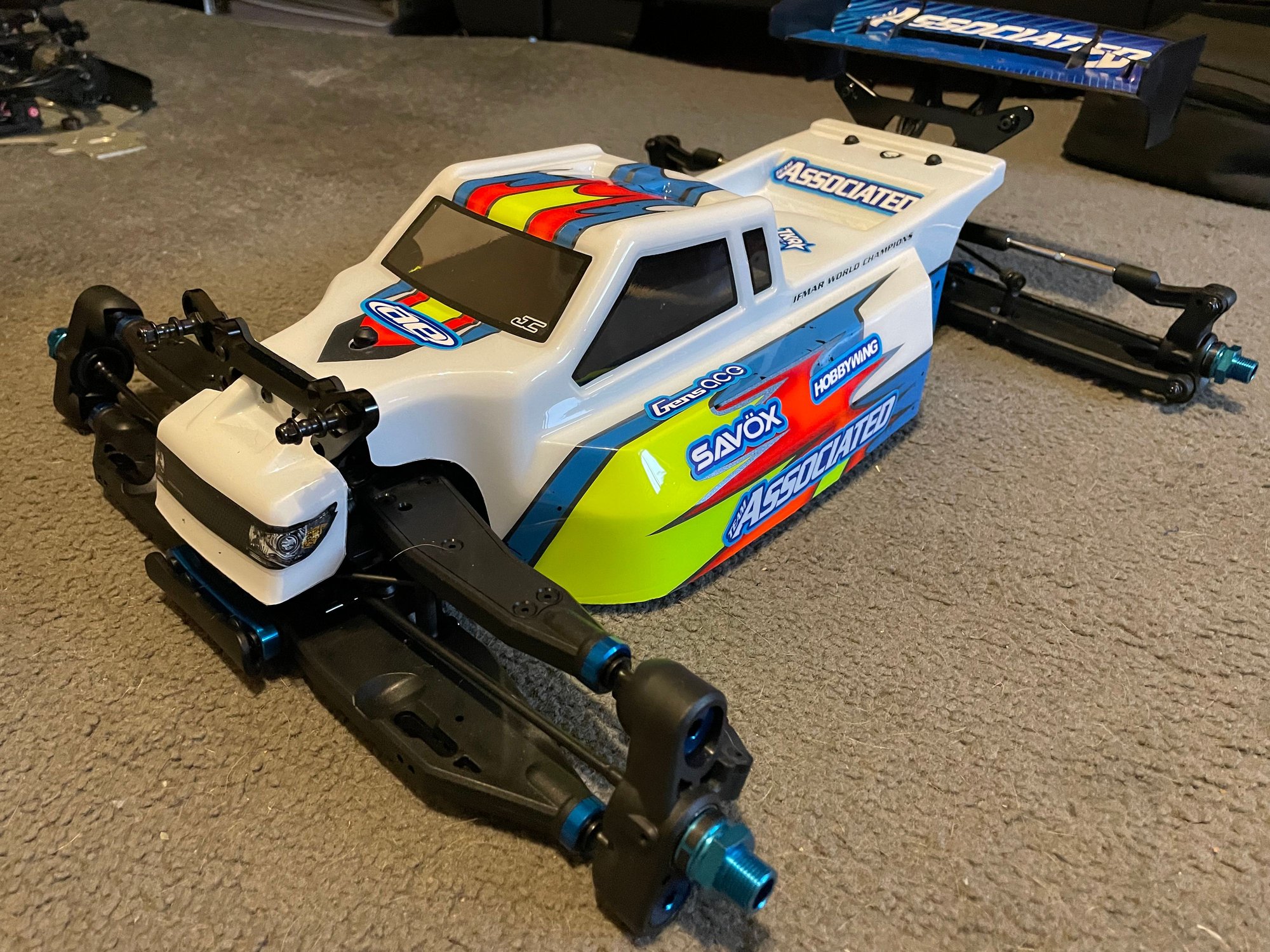 Brand New RC8T3.2e w/custom painted body - R/C Tech Forums