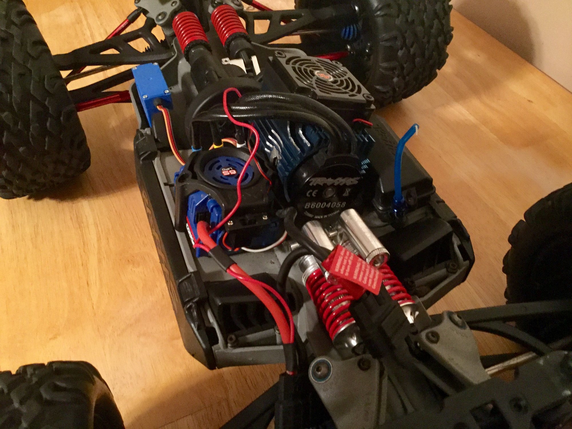 Traxxas E-Revo (V1) - R/C Tech Forums