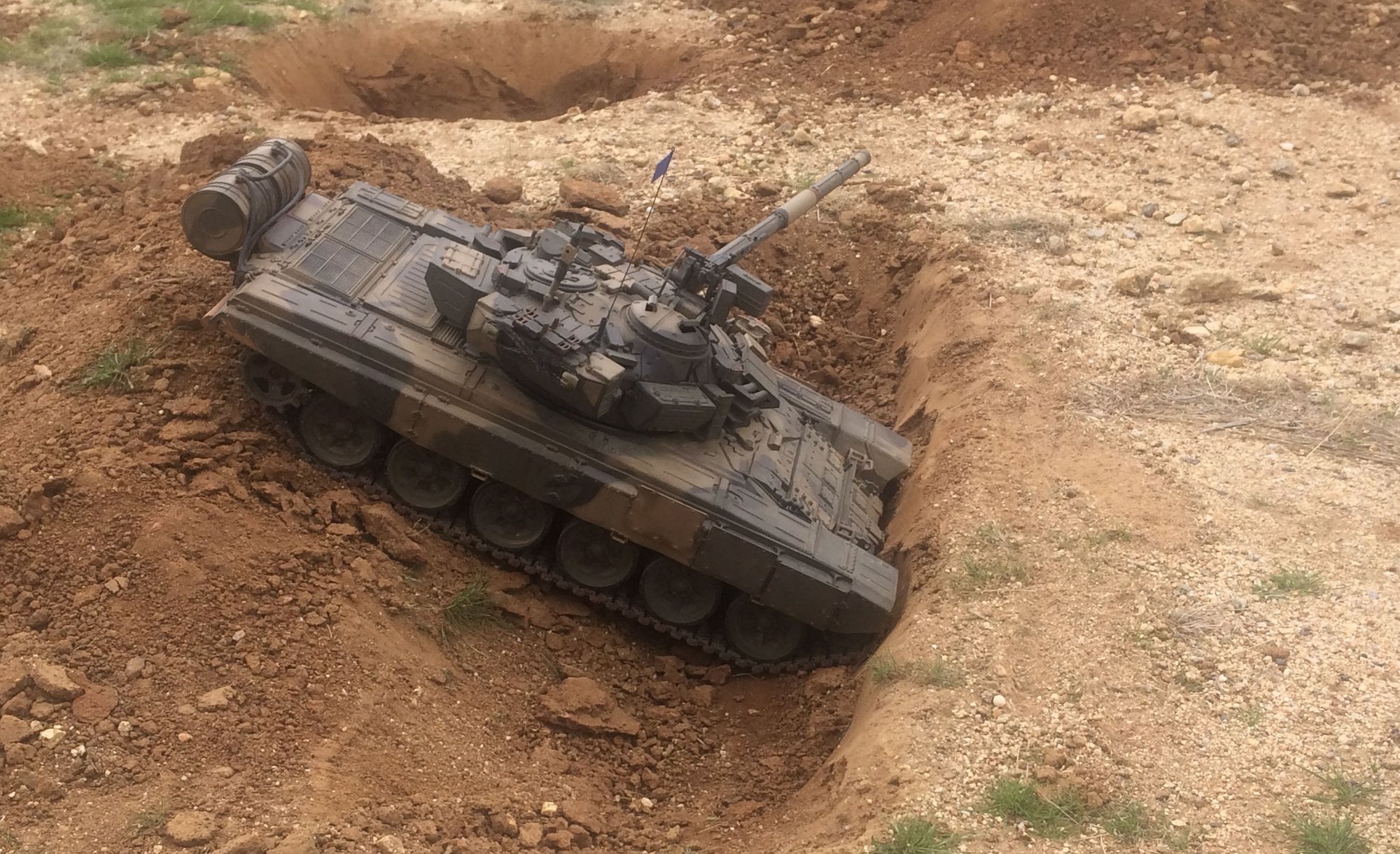 T90 on basic ditch crossing and bomb crater course. - RCU Forums