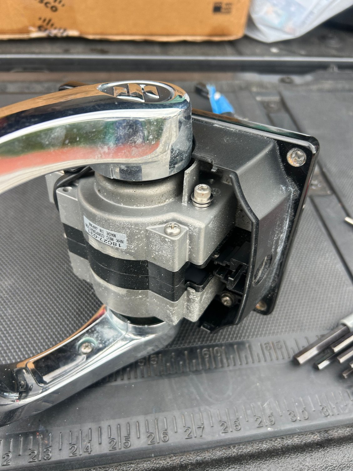 Suzuki Dual Remote Control Digital - Base plate removal - The Hull ...