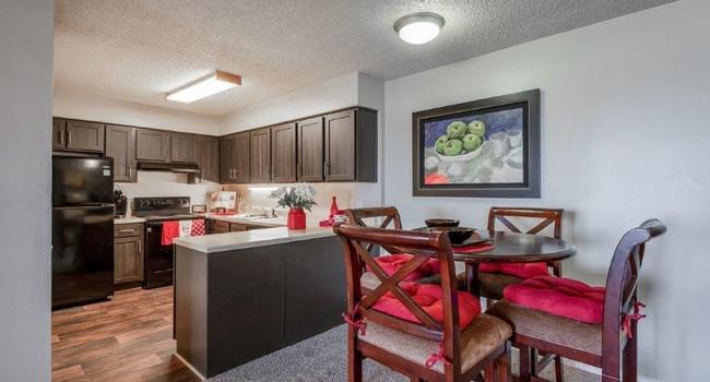 River Park Towers - 101 Reviews | Newport News, VA Apartments for Rent ...