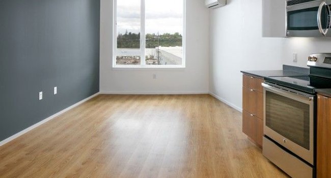 The Emery Apartments Reviews - Portland, OR | 3155 S Moody Ave. | 33 ...