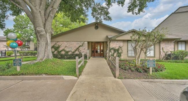 Green Arbor Apartments Reviews - Houston, TX | 10601 Sabo Road | 45 ...