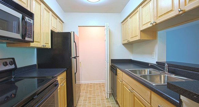 Springwoods at Lake Ridge Reviews - Woodbridge, VA | 12395 Midsummer ...