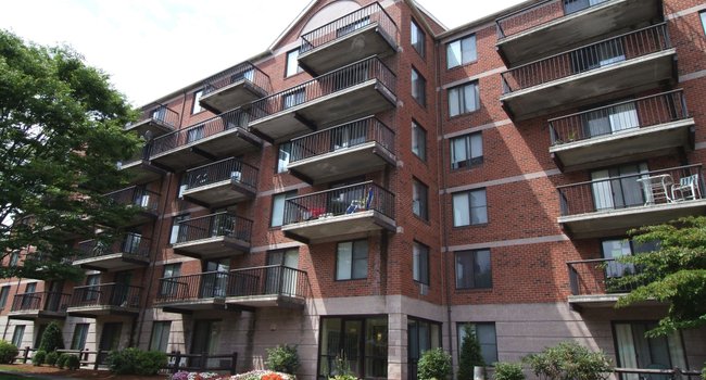 Andover Place Apartments Reviews - Andover, MA | 650 Bulfinch Dr | 90 ...