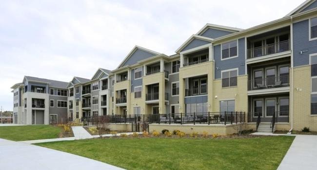 Howard Commons Luxury Apartments | Howard, WI Apartments for Rent ...