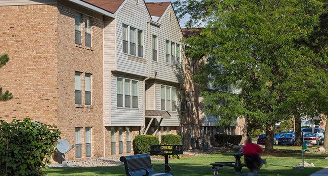 Village Green of Southgate Reviews - Southgate, MI | 16700 Quarry Road ...