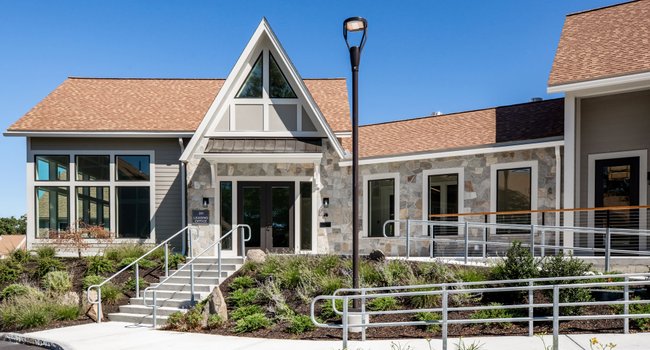 Halstead Beverly Townhomes Reviews - Beverly, MA | 201 Broughton Drive ...