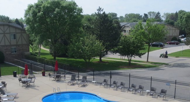 Whitnall Pointe Apartments - 158 Reviews | Franklin, WI Apartments for ...
